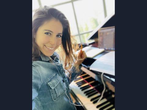 Iris Hond: ‘Ik ben ongelooflijk streng voor mezelf’ | Preludium ...